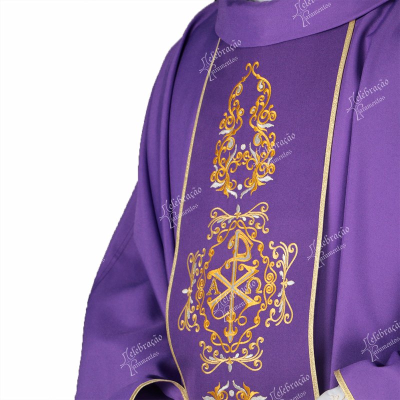 Casula com galão bordado em tecido Oxford